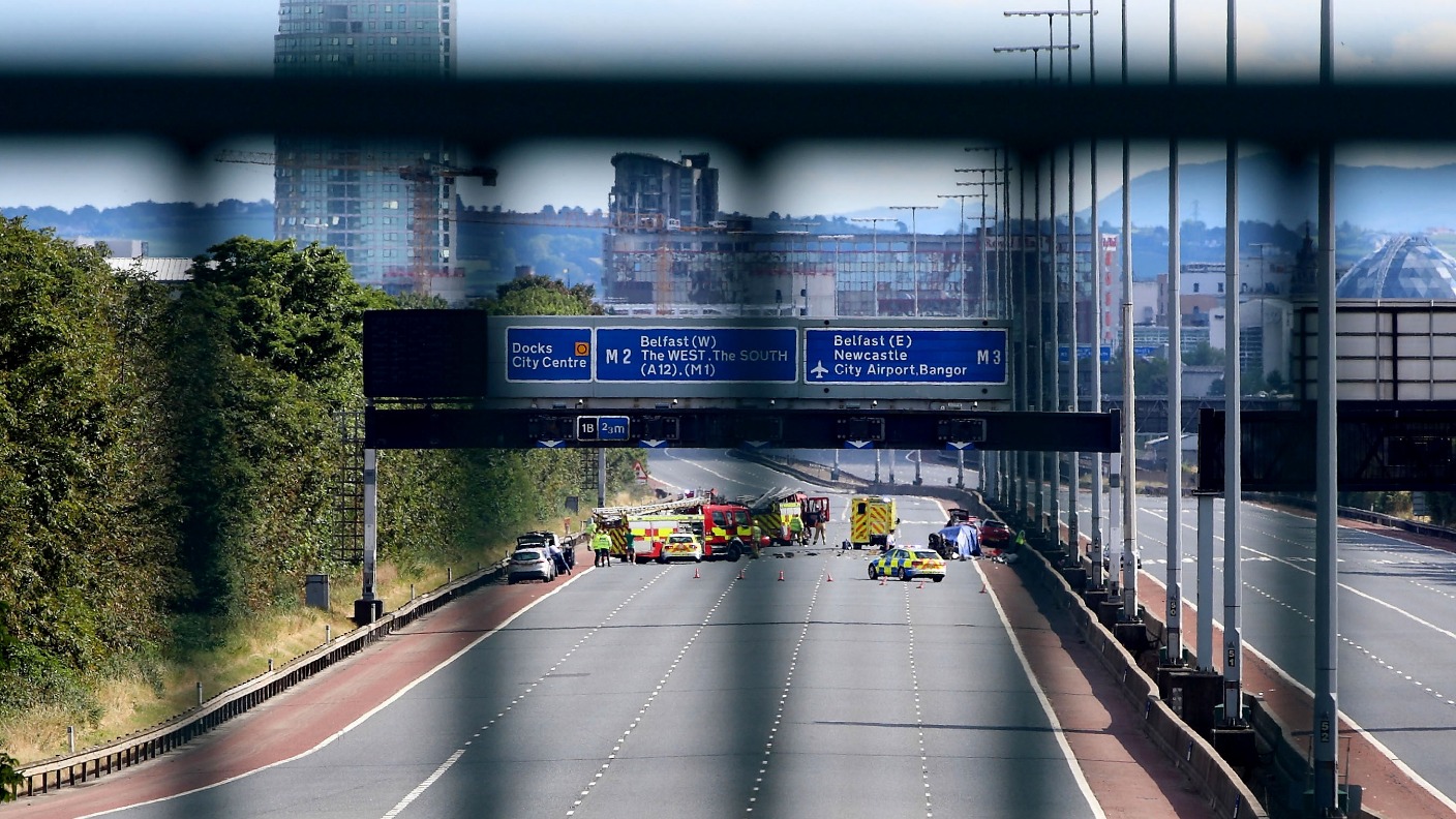 Reports of ‘car going wrong way’ ahead of fatal M2 crash | UTV | ITV News