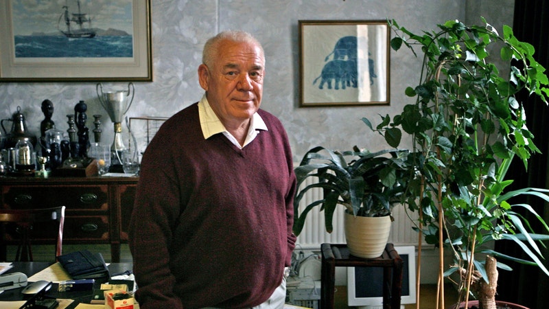 Sailing ‘legend’ Tony Bullimore dies at the age of 79 | ITV News