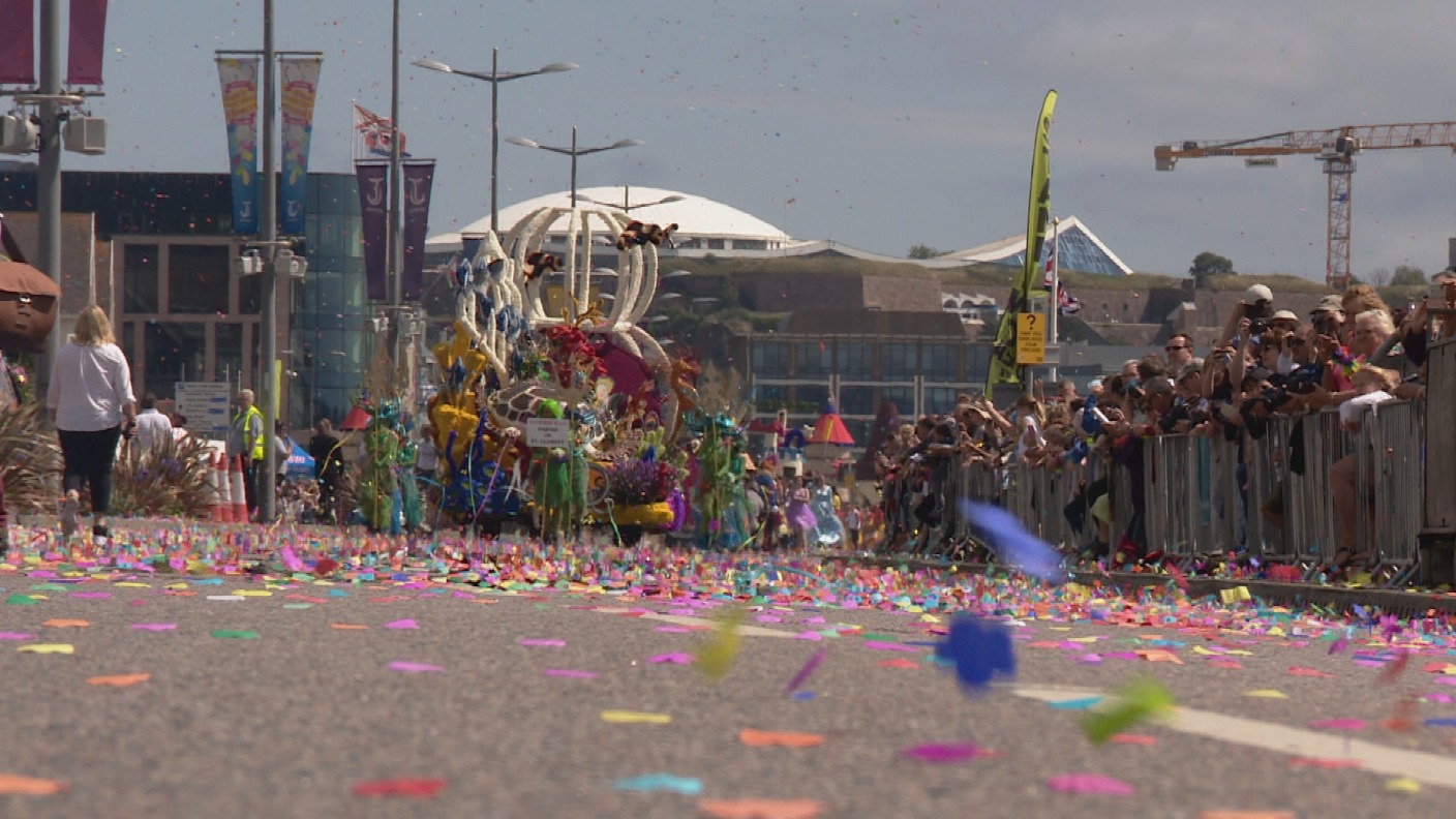 Jersey gets set for the 2018 Battle of Flowers | ITV News Channel