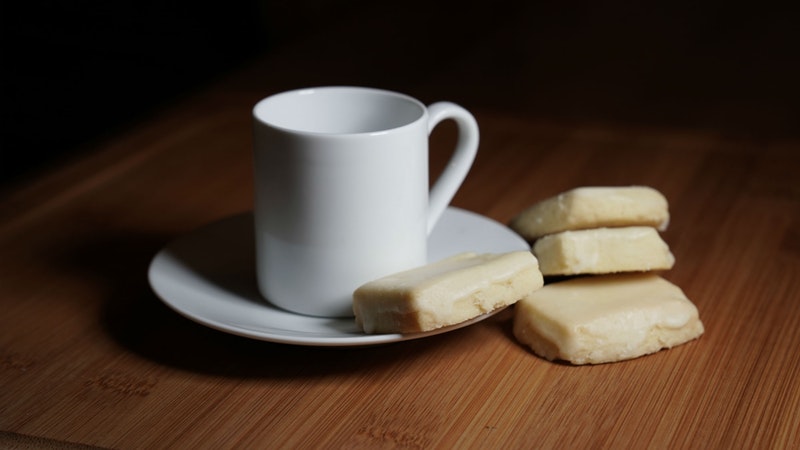 Booze-flavoured biscuits with your afternoon tea | ITV News