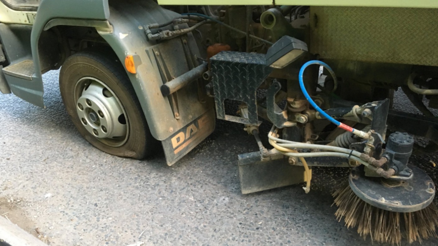 Police chase down stolen road sweeper in Plymouth | ITV News West Country