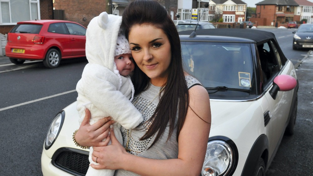 Mum S Pain As Car Thief Drives Off With Her Baby Itv News