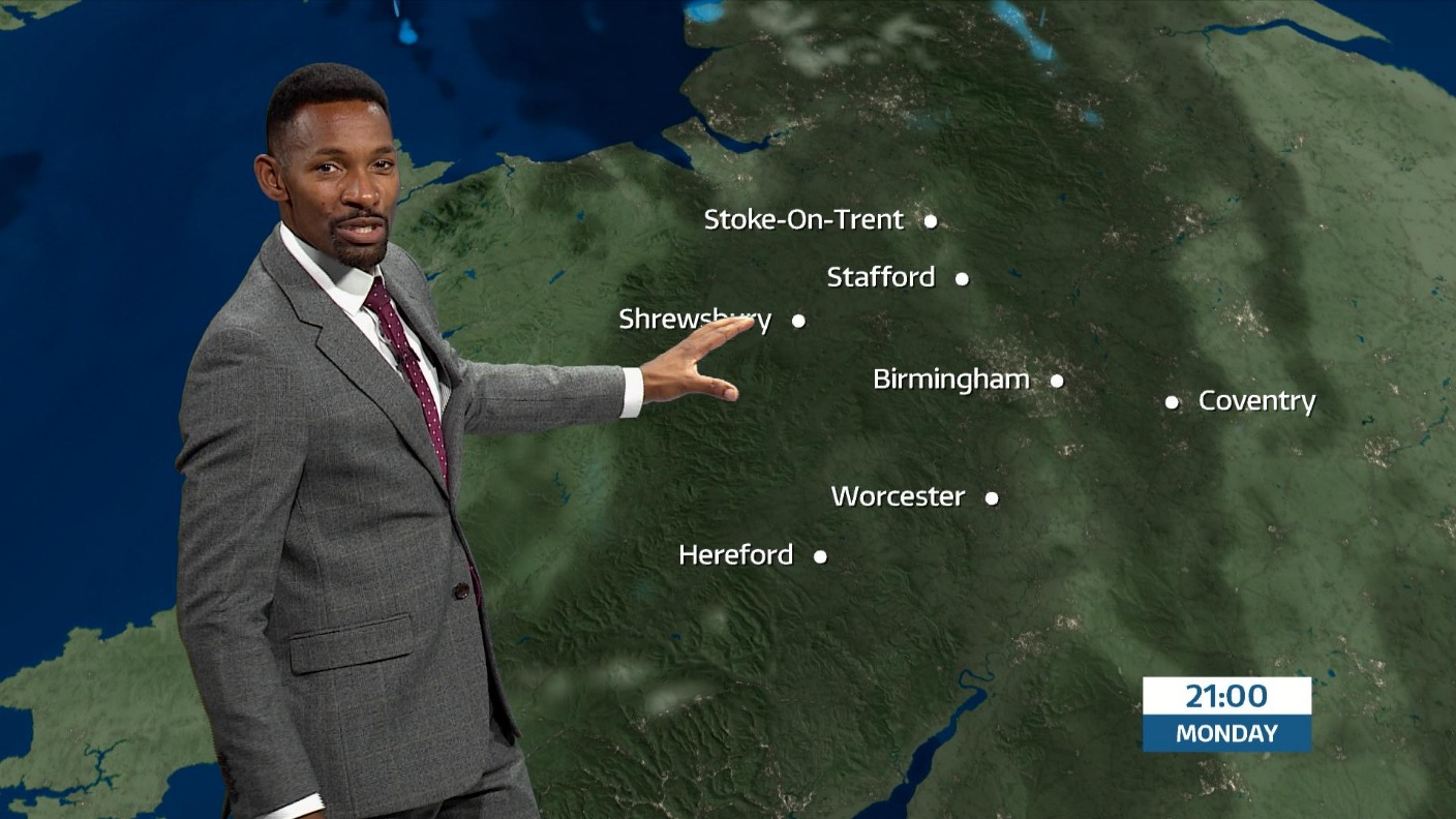 West Midlands Weather: Mostly cloudy with patchy rain | ITV News Central