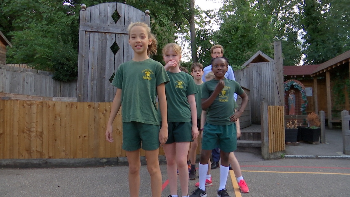 Schoolchildren encouraged to run a mile a day to boost well-being | ITV ...