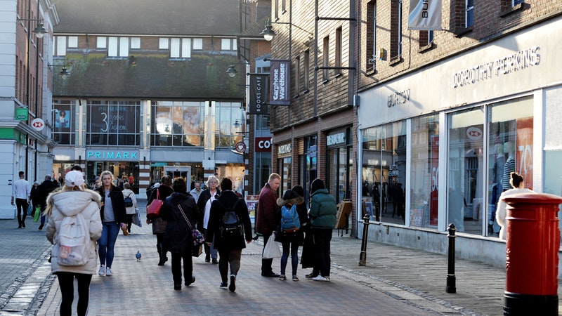 Retail sales slump ahead of crucial Christmas trading period | ITV News