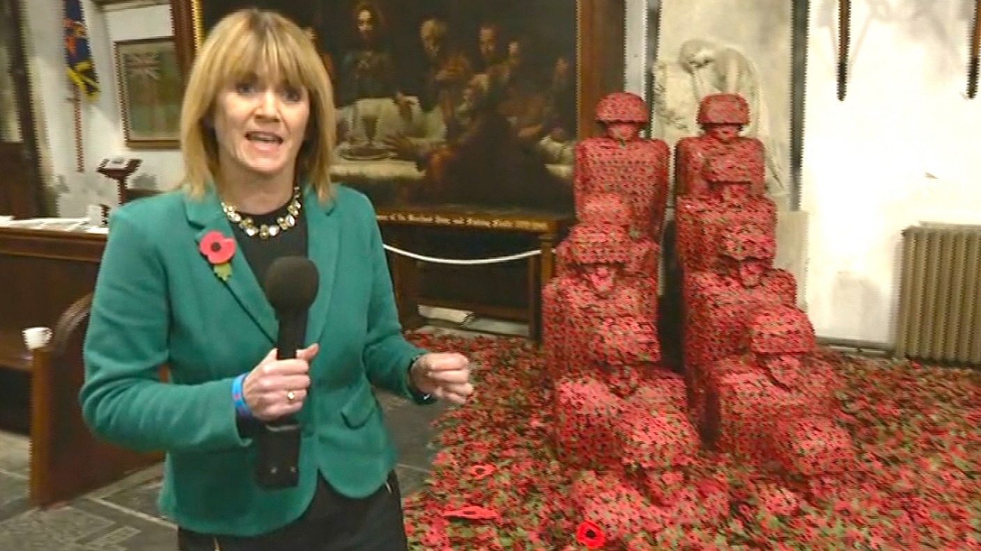 Artist Martin Waters creates incredible poppy artwork at Hull Minster ...