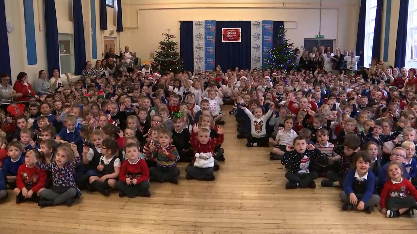Flakefleet Primary School aiming to beat Arianna Grande to Christmas ...