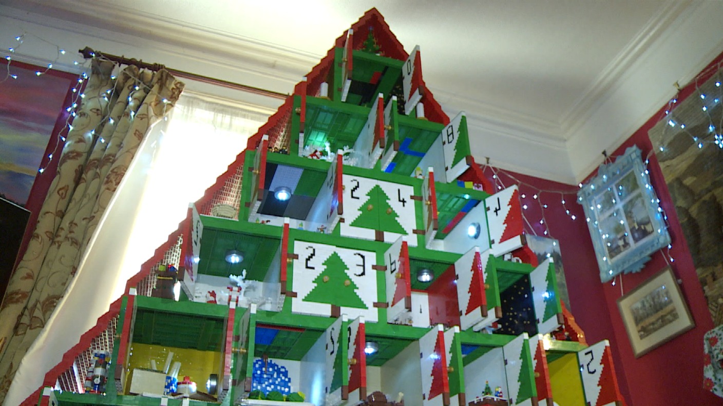 Couple build 8ft tall advent calendar out of nearly half a million Lego ...