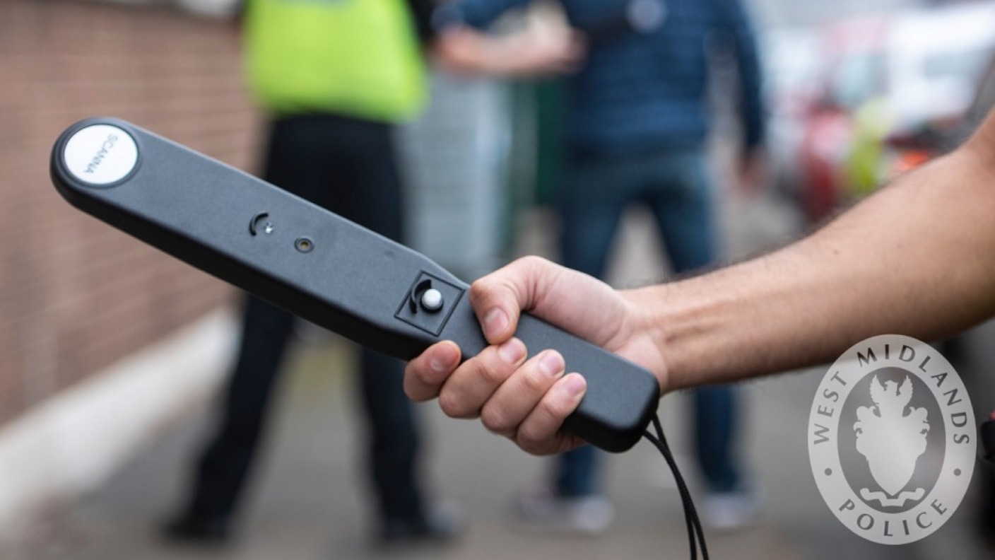 Police to get 'knife wand' detectors for first time | ITV News Central