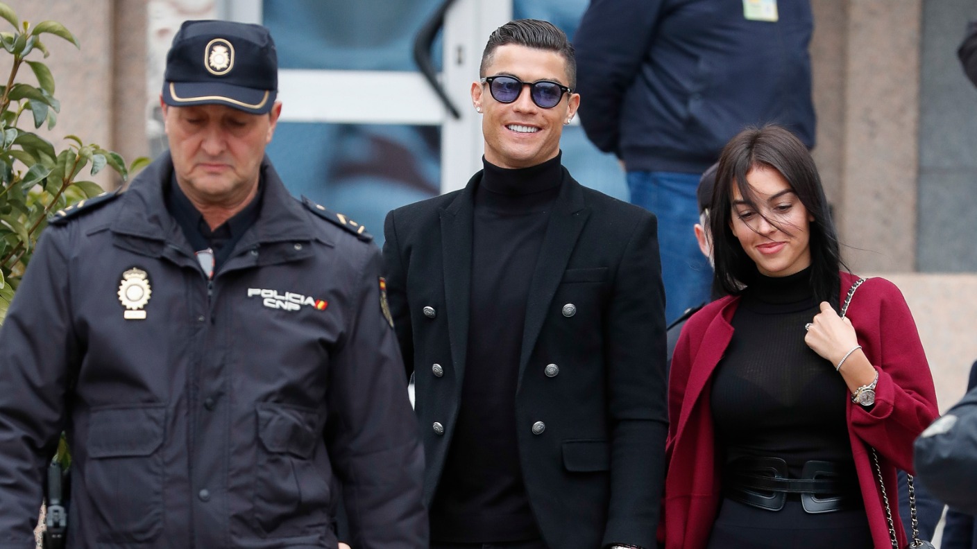 Smiling Cristiano Ronaldo leaves court after accepting £16.7m fine over ...