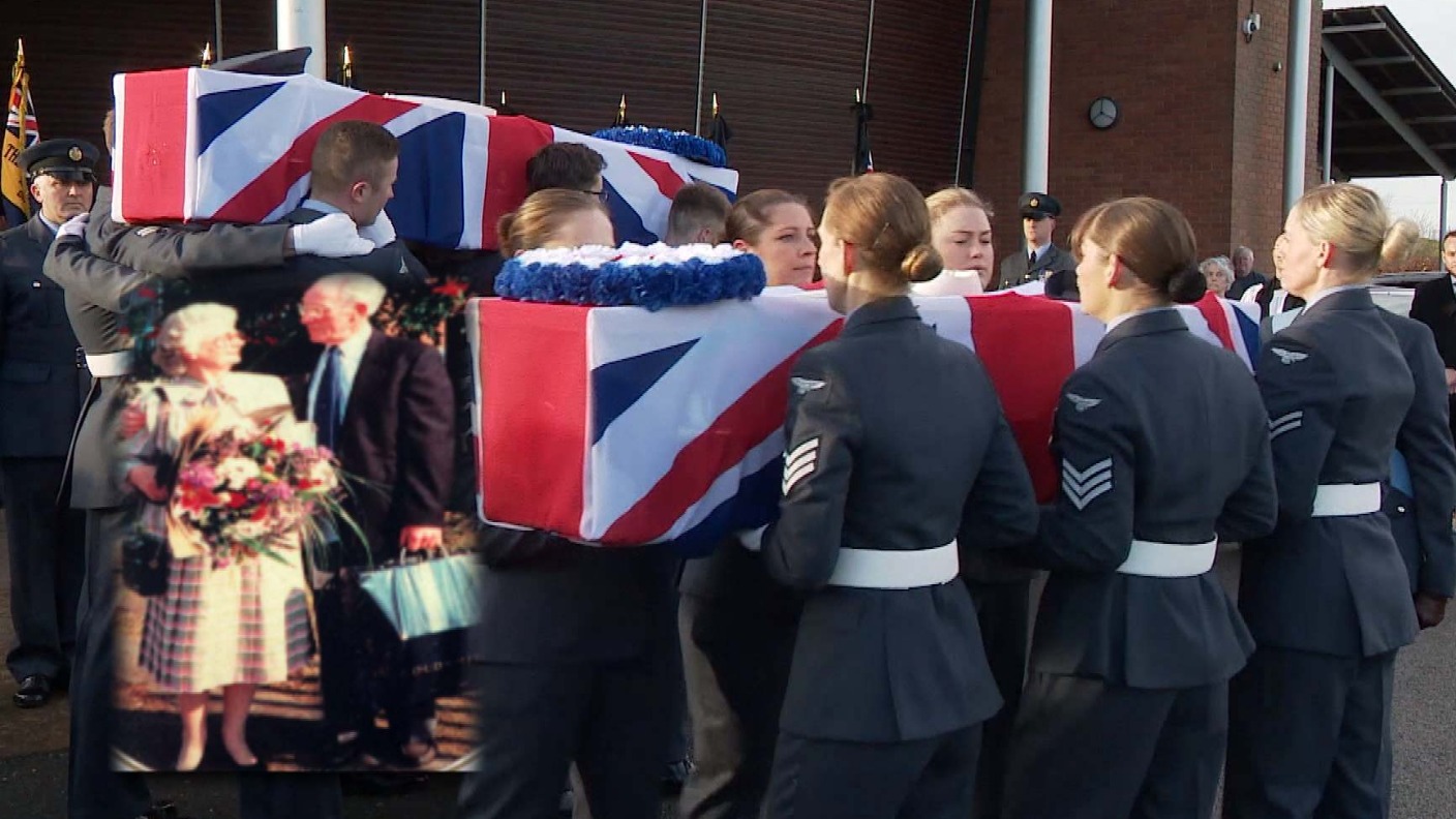 Hundreds attend funeral for RAF couple who died with no living ...
