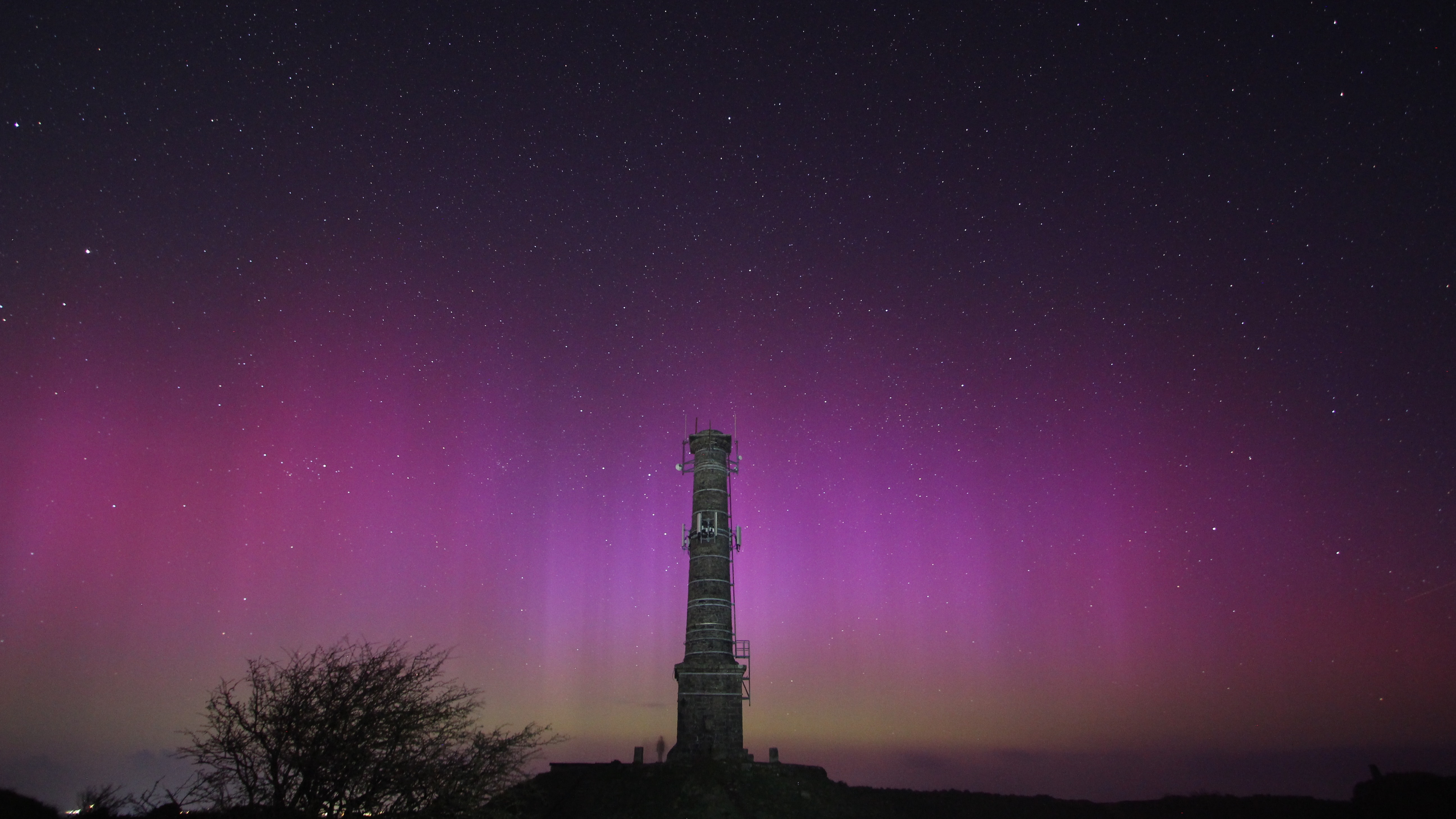 Stunning photos show Northern Lights put on spectacular display in the ...