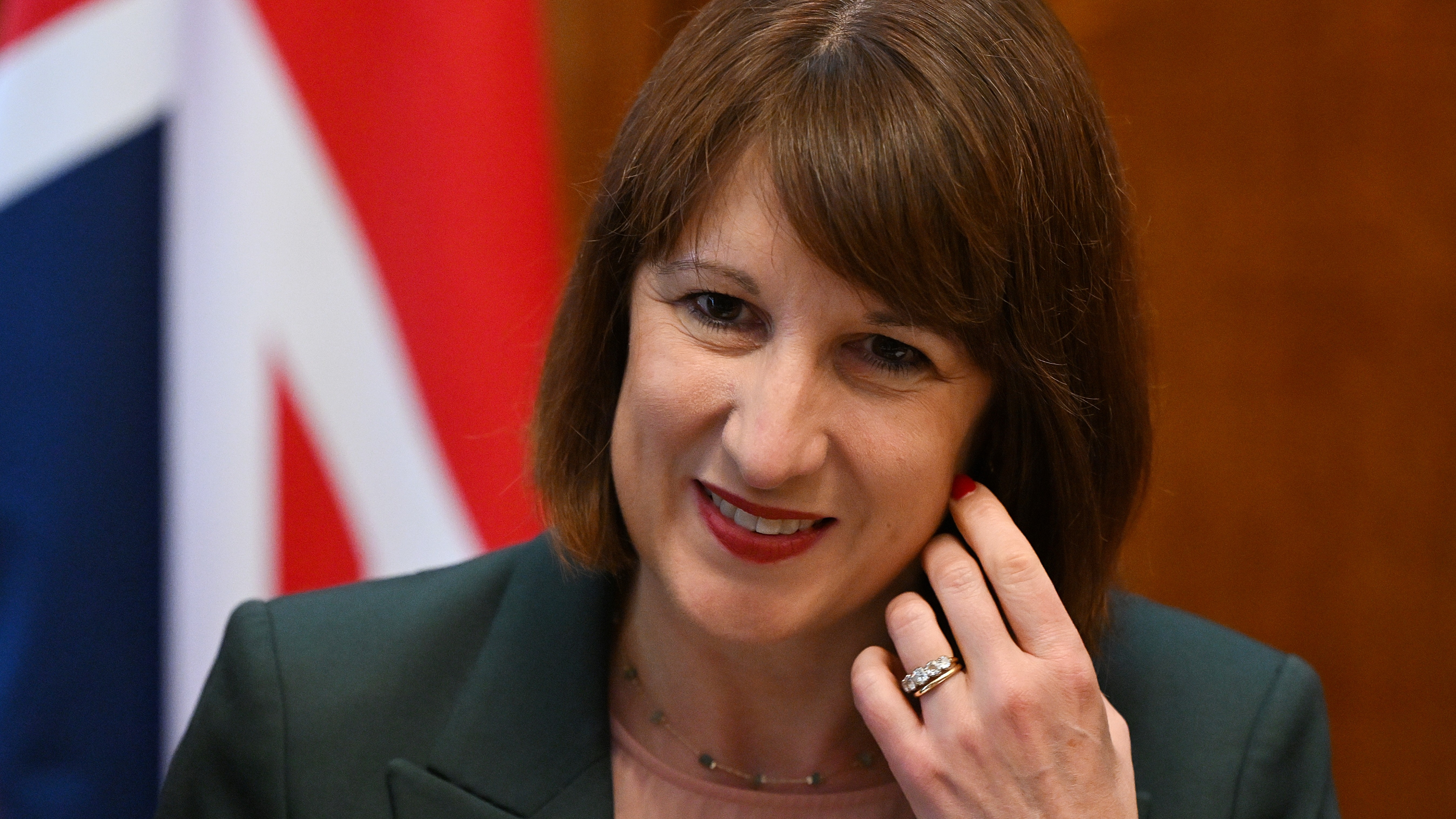 Chancellor expected to approve 5.5% pay rise for teachers and some NHS ...