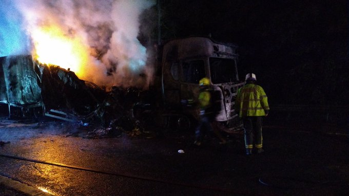 A1 north closed following lorry fire between Doncaster and Pontefract ...