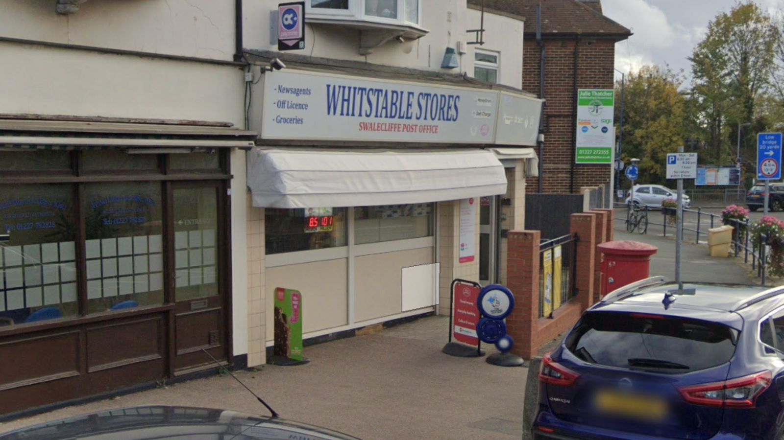 Man armed with a knife threatens staff during Kent post office robbery ... Man armed with a knife threatens staff during Kent post office robbery ...