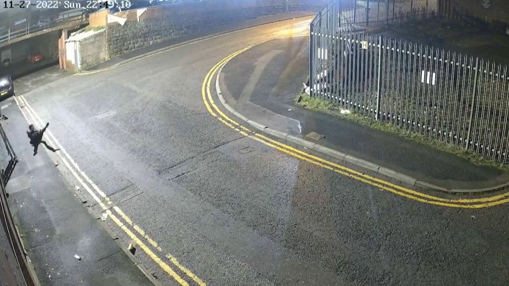 Oldham thief caught falling off ladder on CCTV leaving behind pool of ...