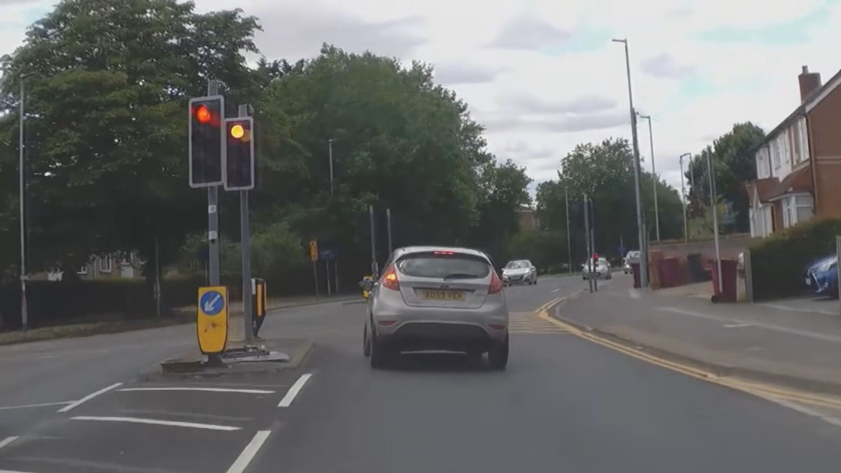 Footage captures dangerous driver speeding erratically through Thatcham ...