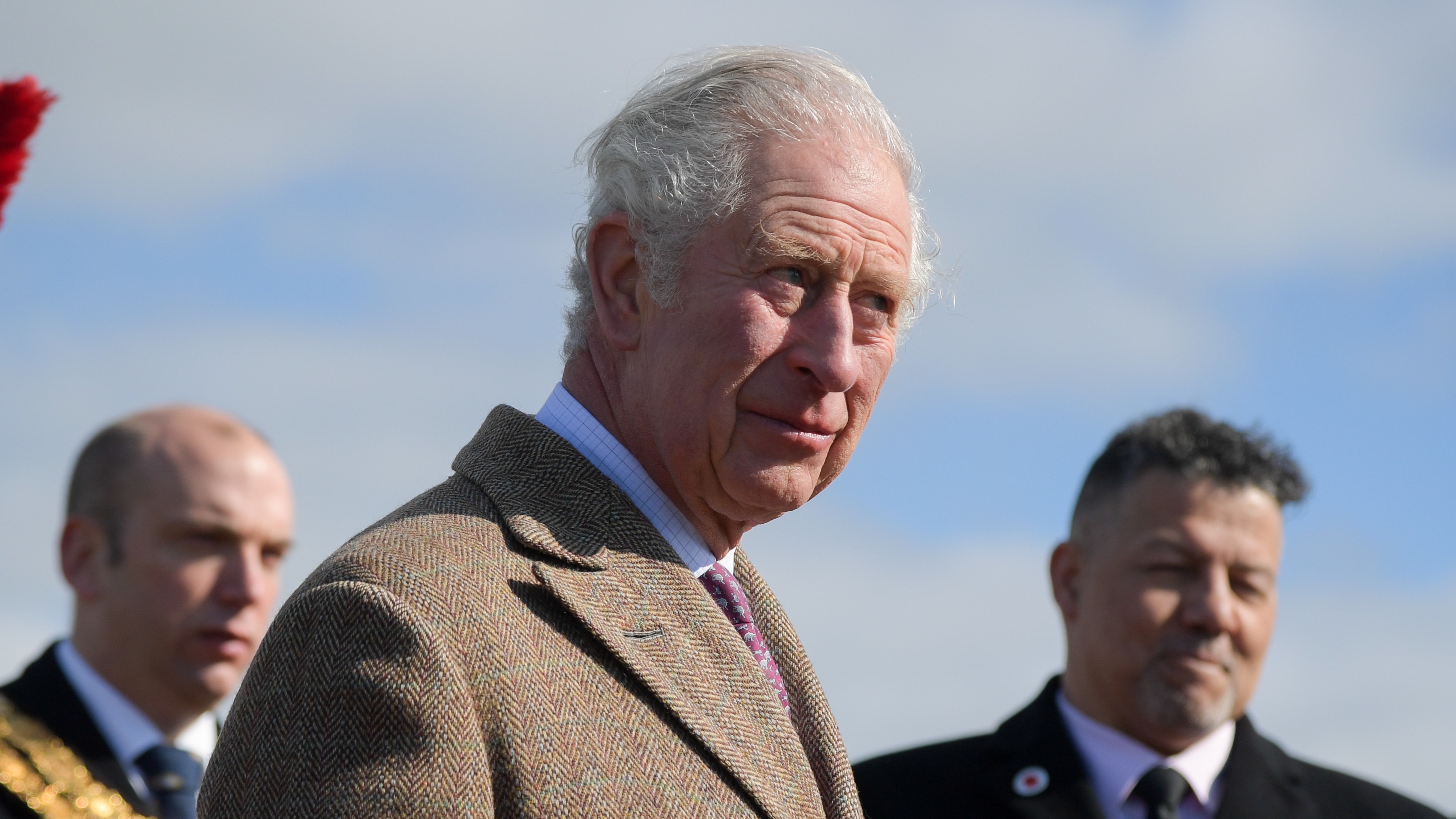 King to lead royal family in Edinburgh procession behind Queen’s coffin ...
