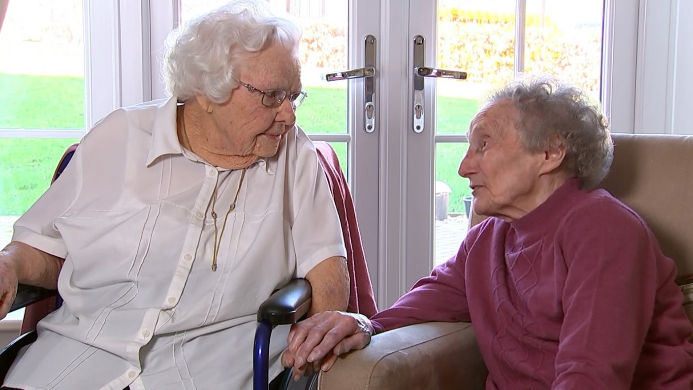 Best friends reunited after 75 years of separation | ITV News