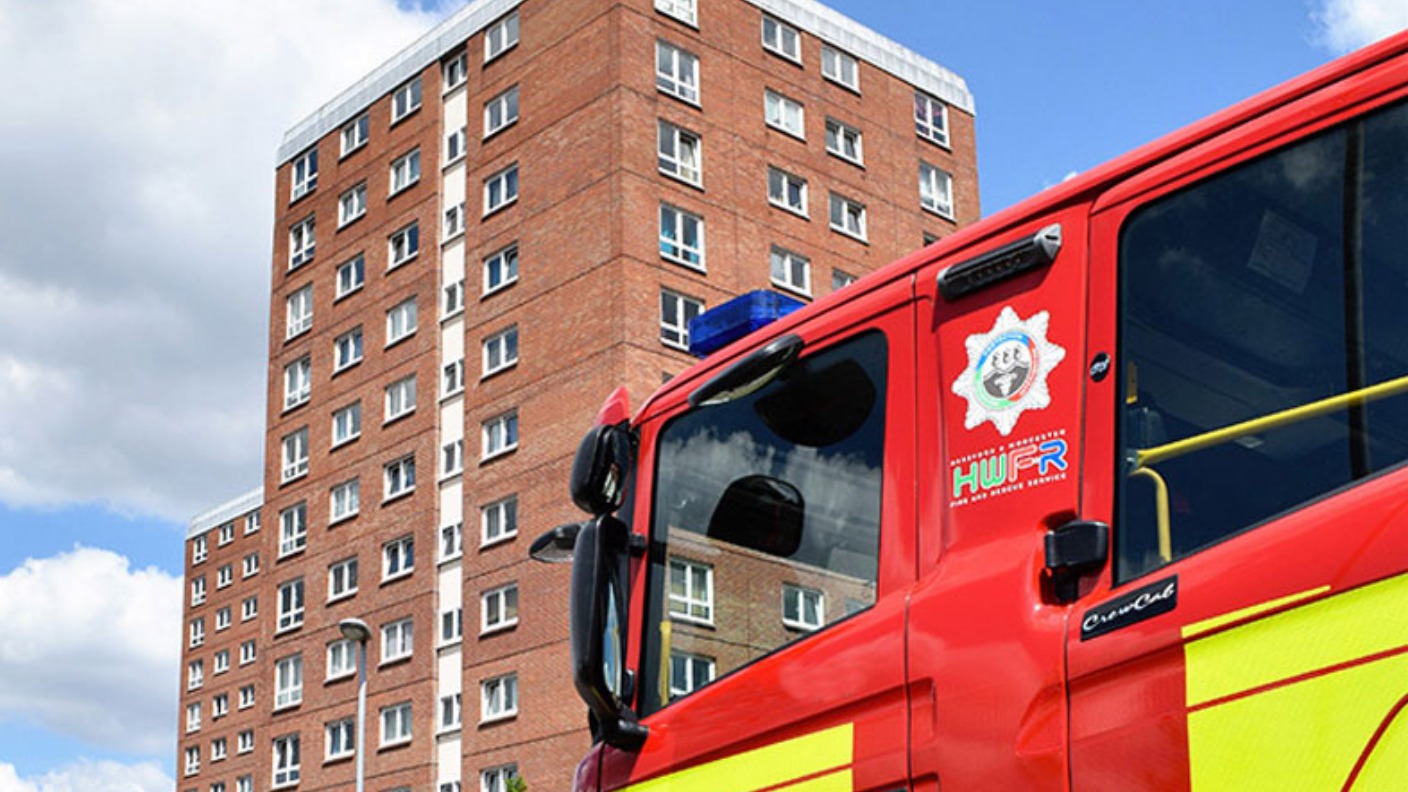 A man has died in a high rise flat fire in Kidderminster | ITV News Central