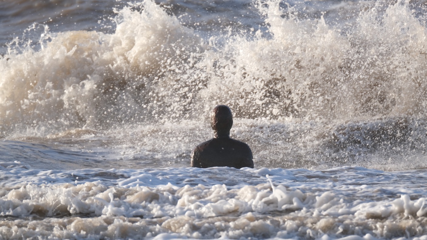 Windy weekend. Rain Saturday & Sunday evening | ITV News Granada