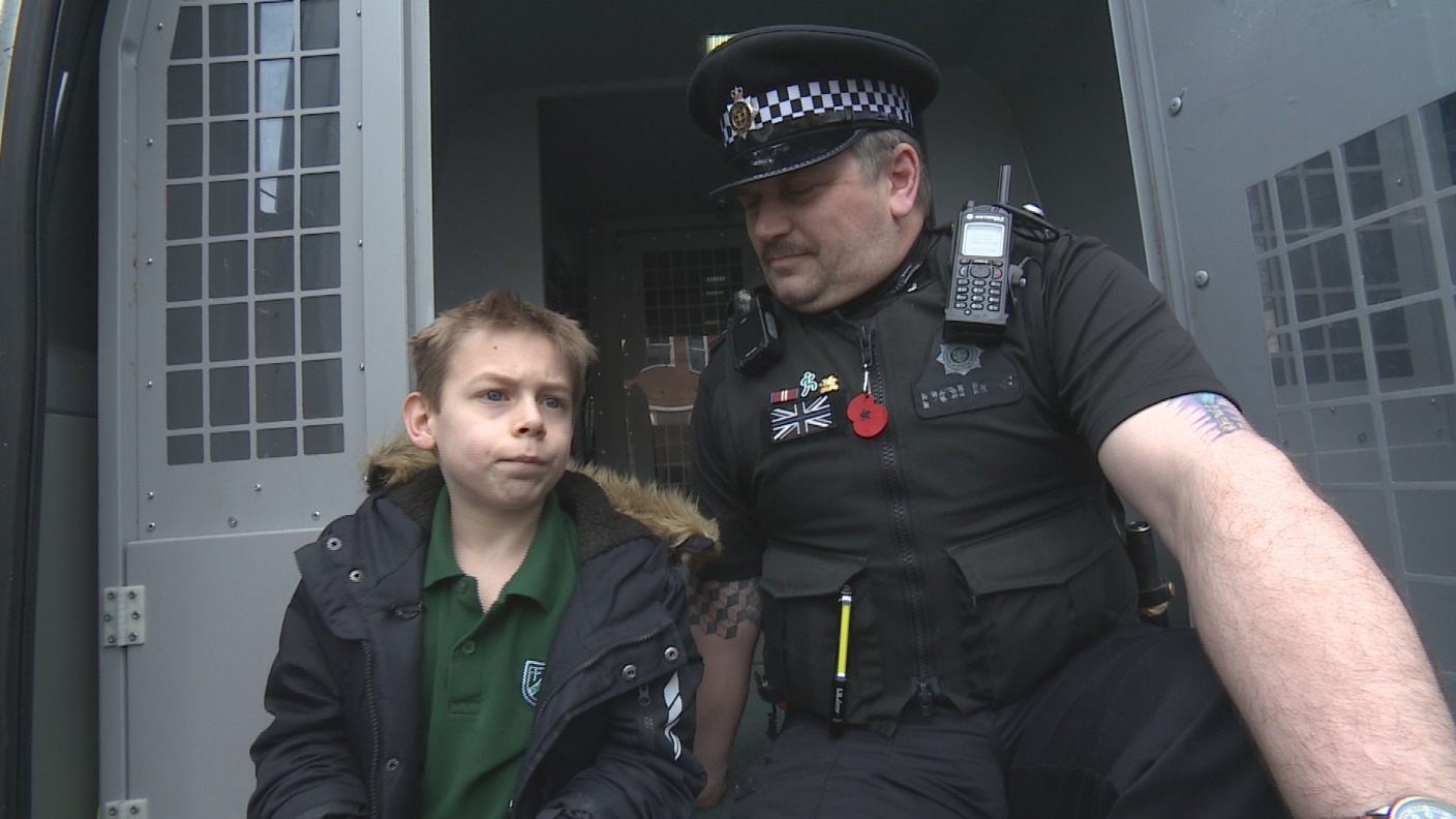 Officer befriends terrified child who had 'police phobia' | ITV News ...