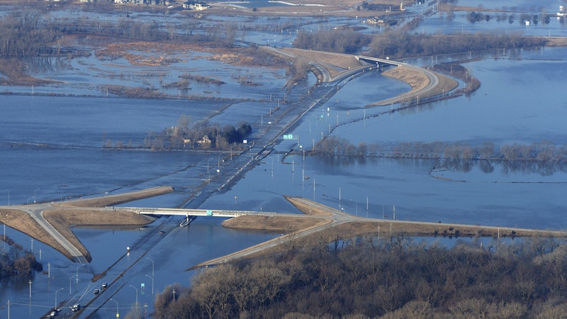 Hundreds of US homes flooded as rivers breach levees | ITV News