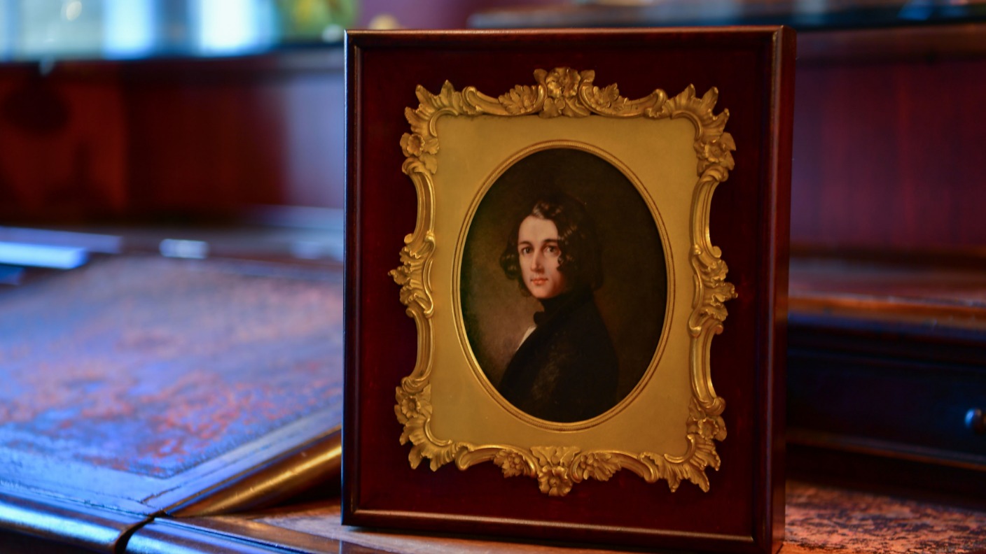 Lost portrait of Charles Dickens goes on display in author's family ...