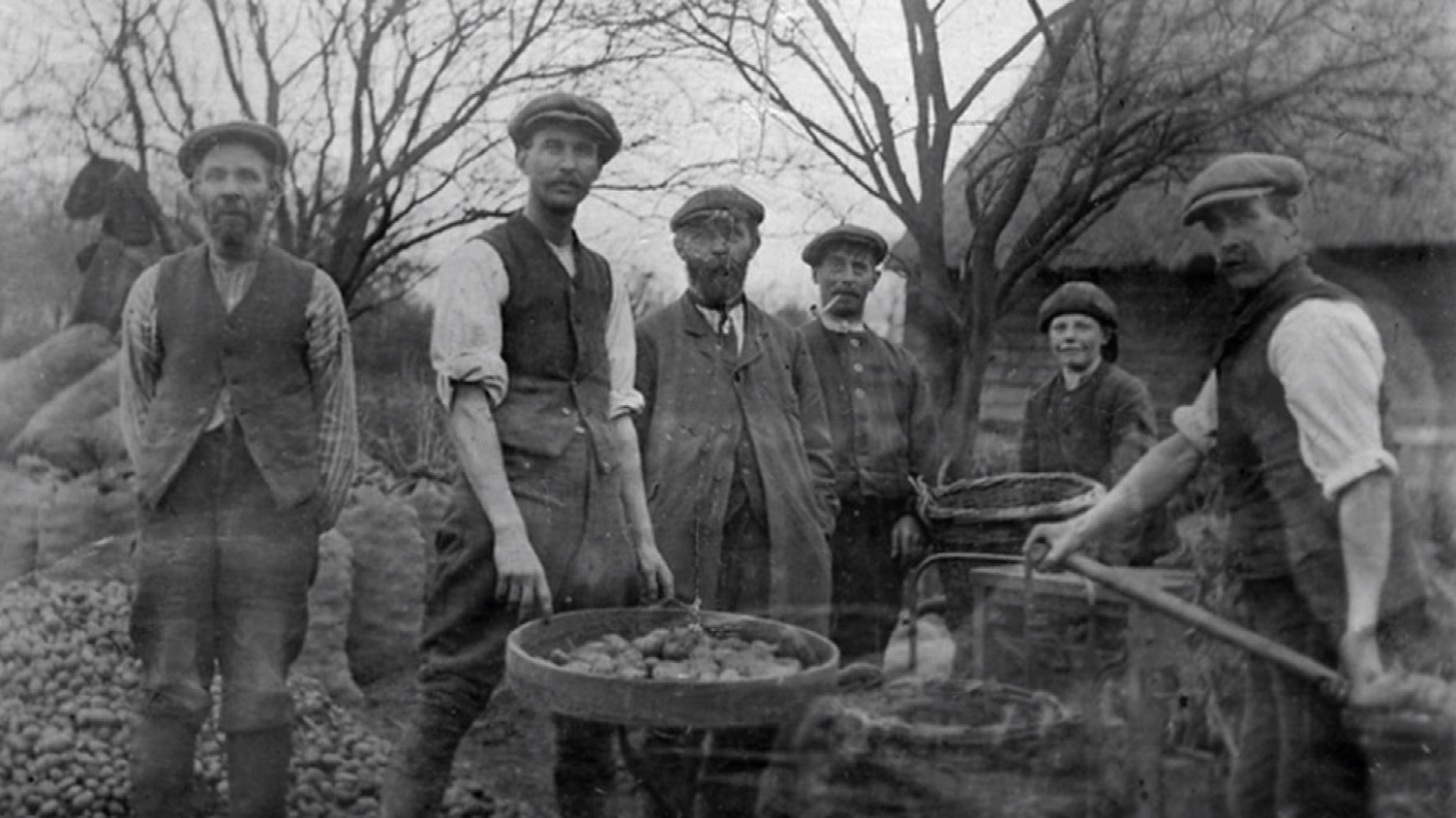 Memories of the Fens: hard work, cold winters and happy times | ITV ...