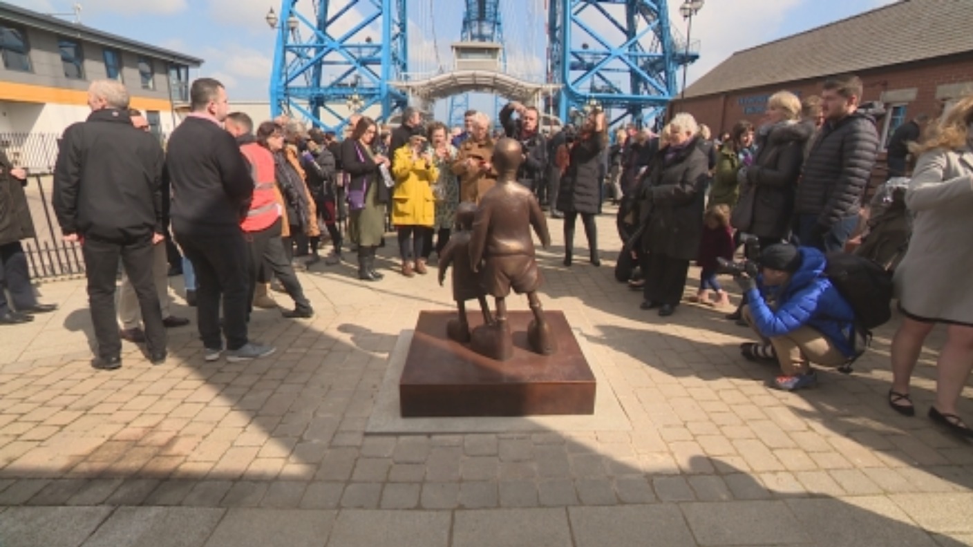 Middlesbrough artist unveils sculpture on the banks of the Tees | ITV ...