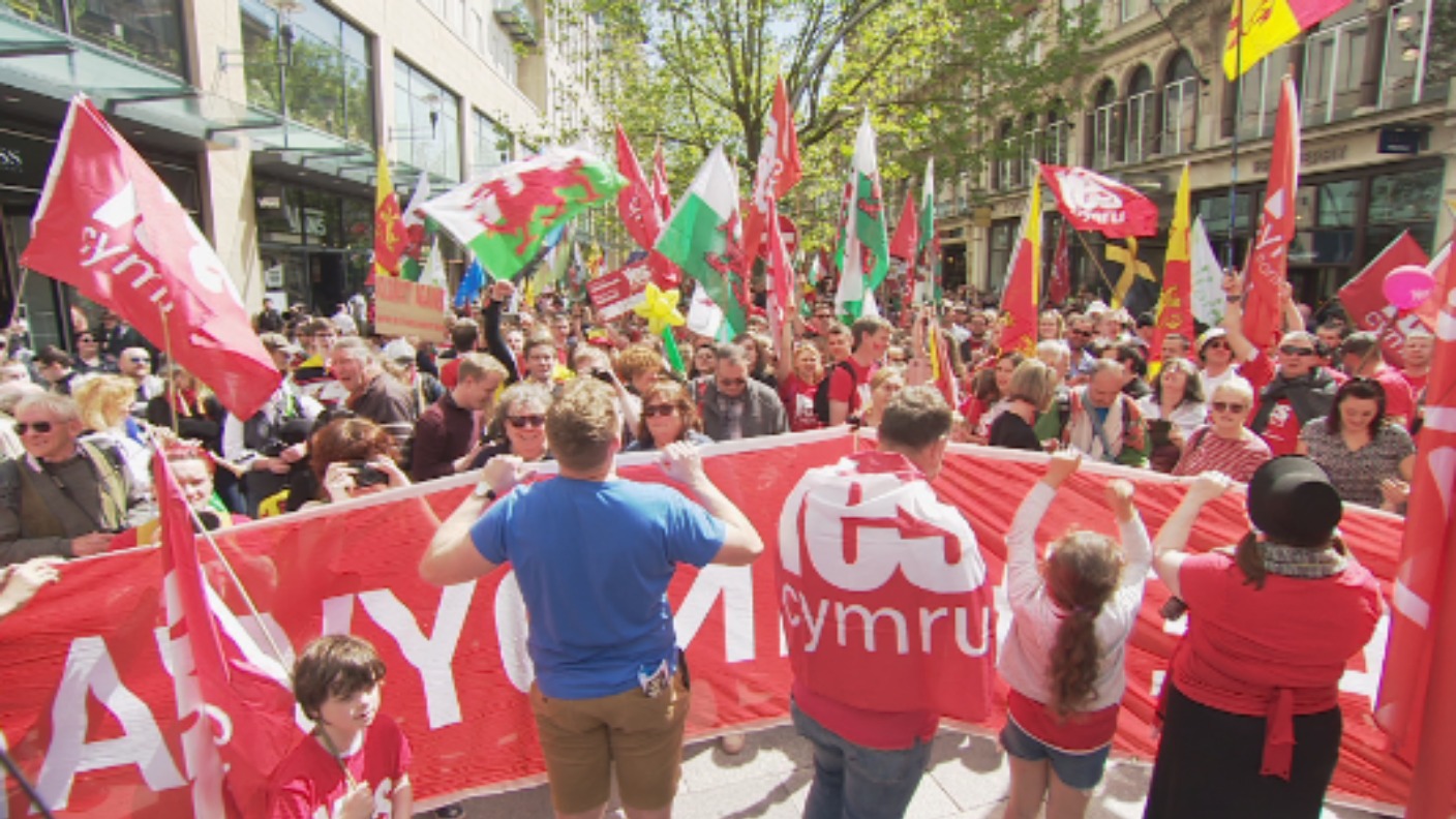 Thousands call for Welsh Independence in historic march | ITV News Wales