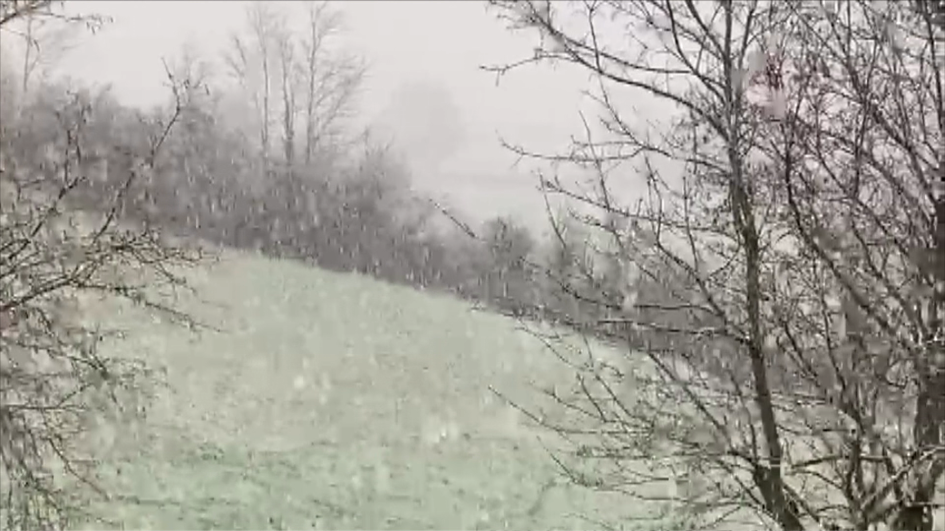 Heavy snowfall in parts of Northern Ireland as Met Office issues new ...