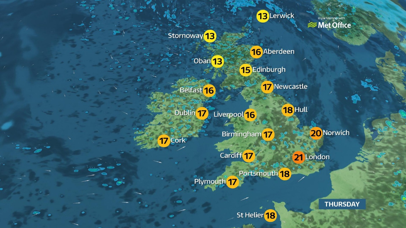 Sunshine and showers across the UK on Thursday | ITV News