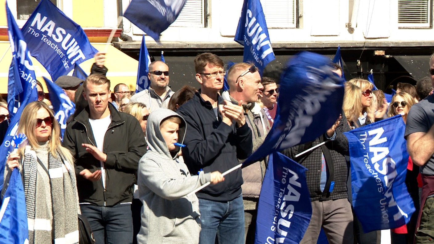 Latest pay offer to be put to NASUWT teaching union members in Jersey ...