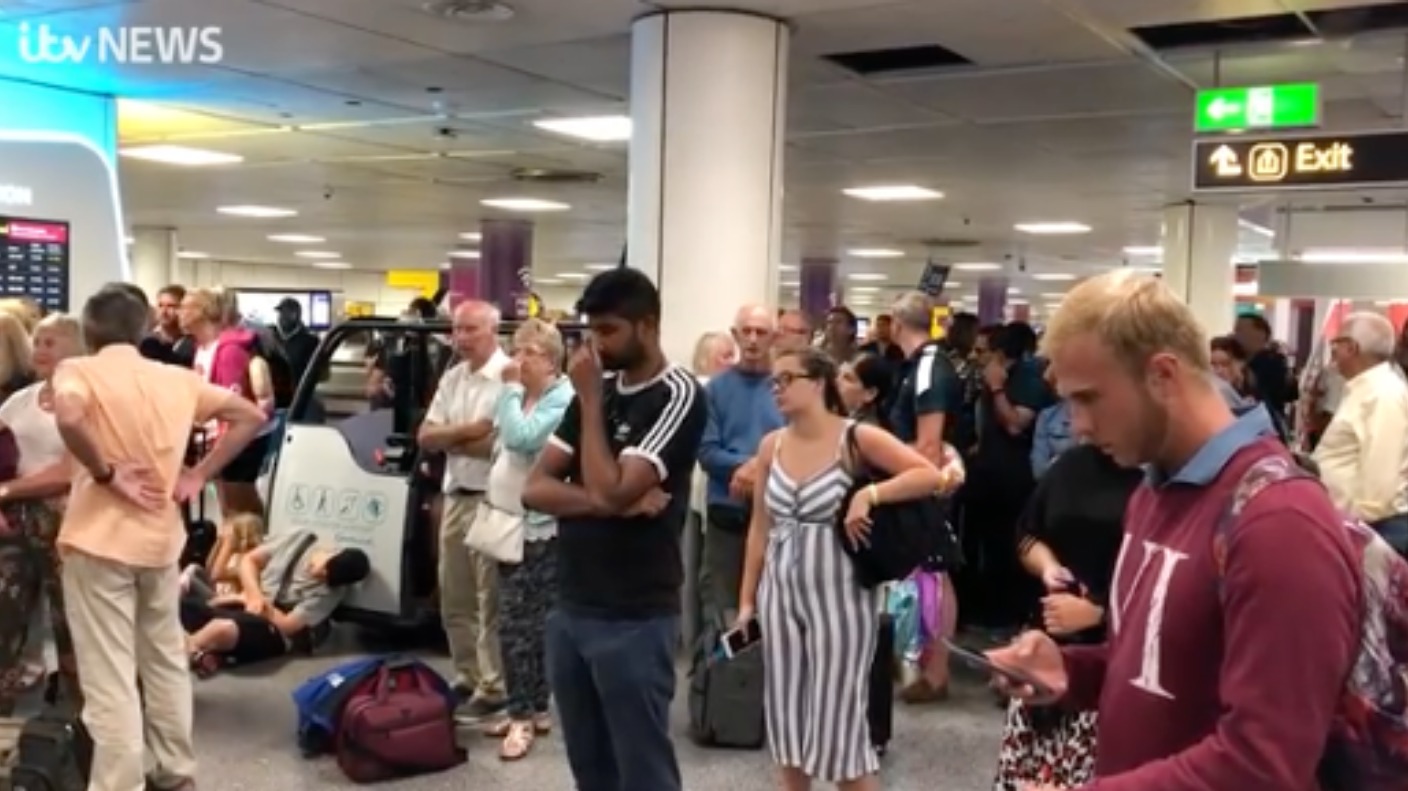 Baggage delays at Gatwick | ITV News Meridian