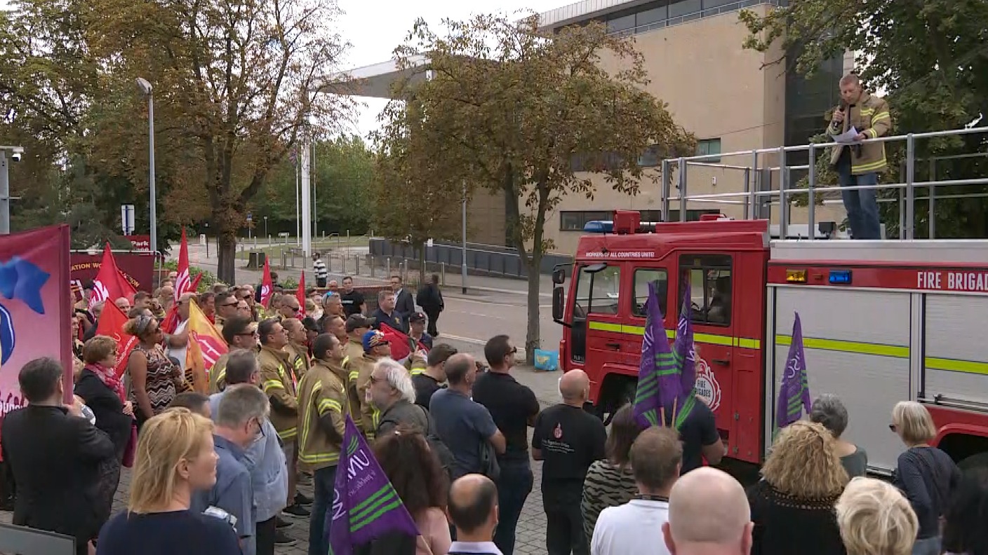 Firefighters protest over cuts to crew numbers | ITV News Anglia