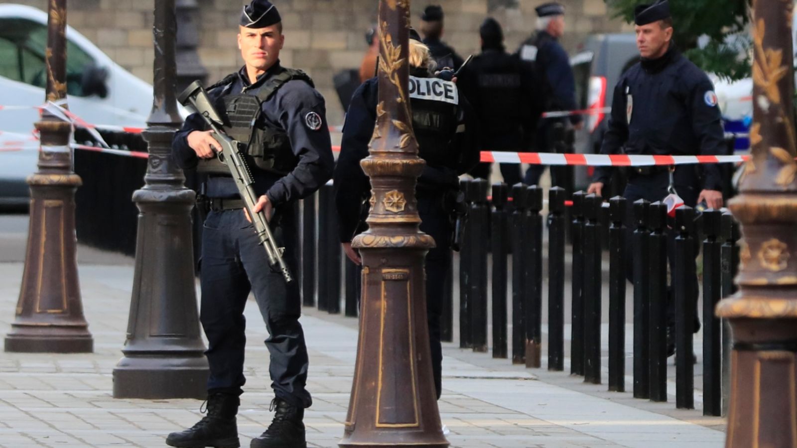 'Deadly rampage' leaves four dead after knife attack at Paris police ... 'Deadly rampage' leaves four dead after knife attack at Paris police ...