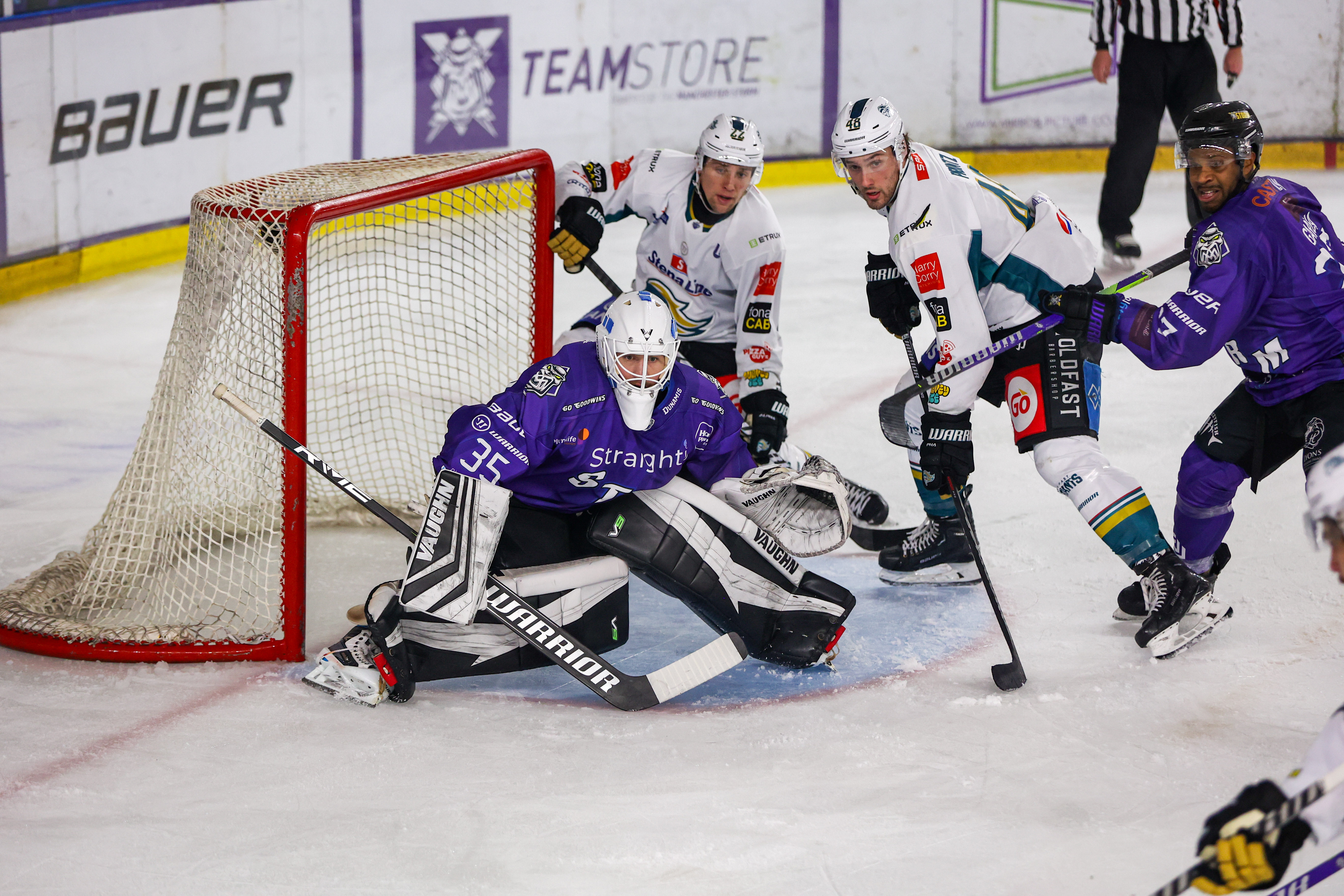 Belfast Giants Boxing Day win in Glasgow | UTV | ITV News