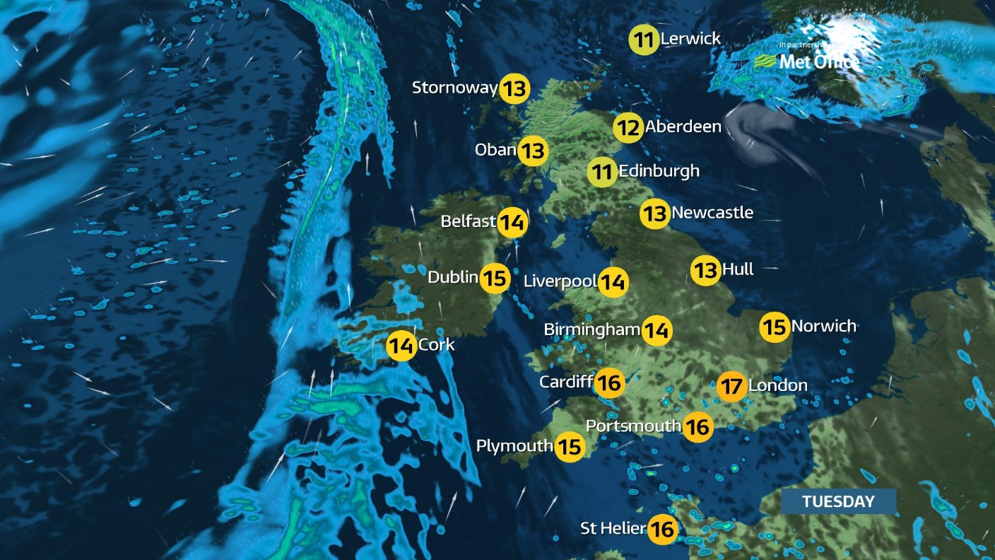 Sunny spells punctuated by a few light showers | ITV News