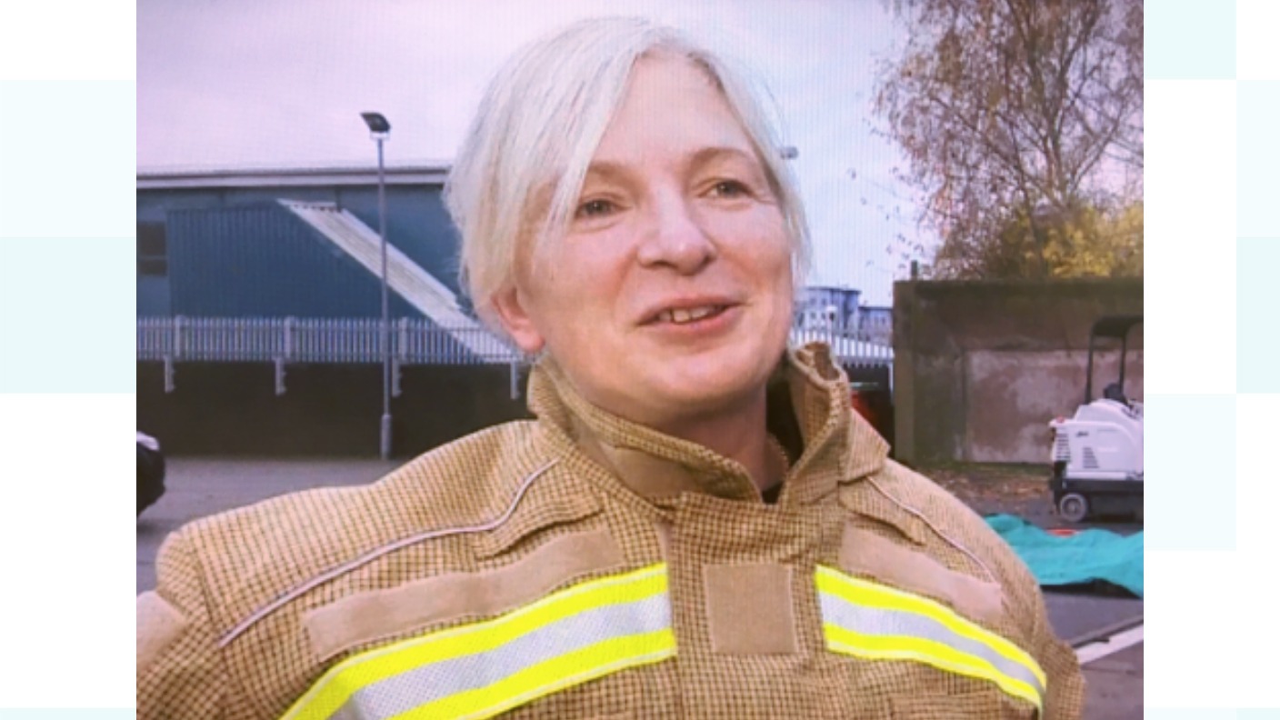 West Midlands Fire Service's first ever female firefighter retires ...