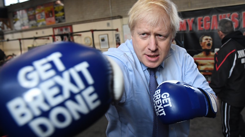 Straight right, left hook: Boxing fan Boris Johnson prepares to go toe ...