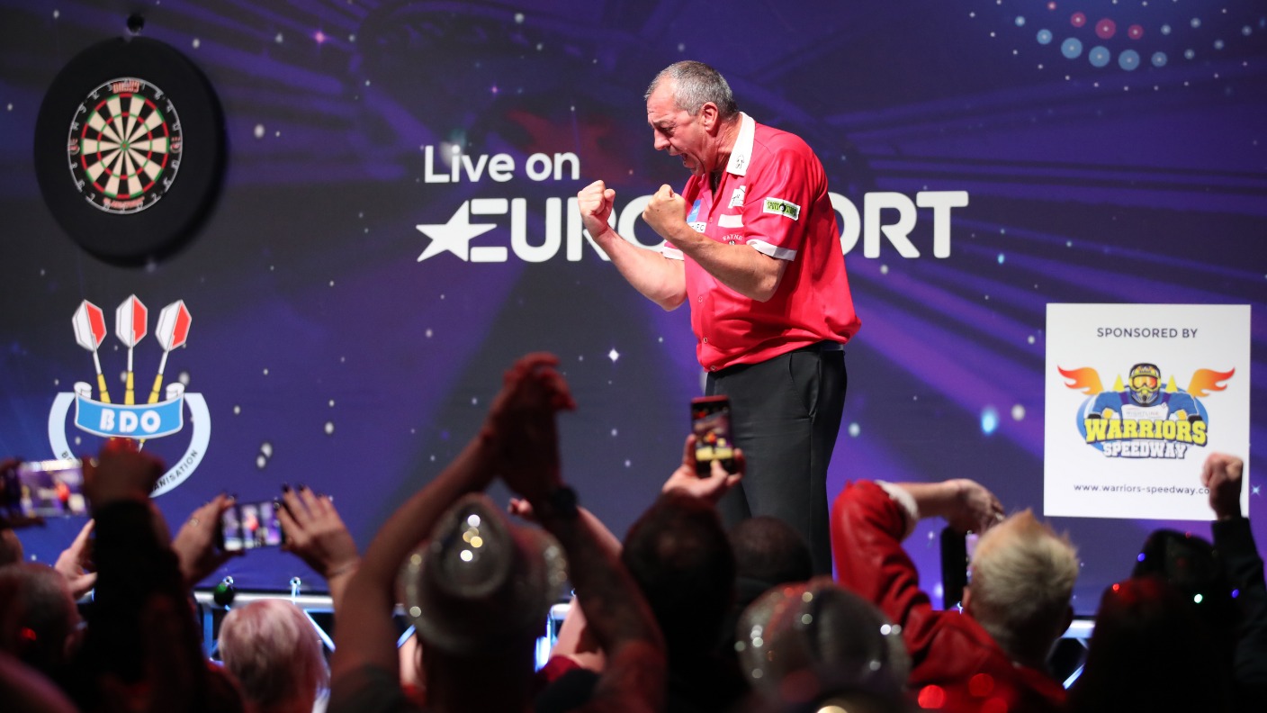 Wayne Warren becomes fourth ever Welsh darts world champion | ITV News ...