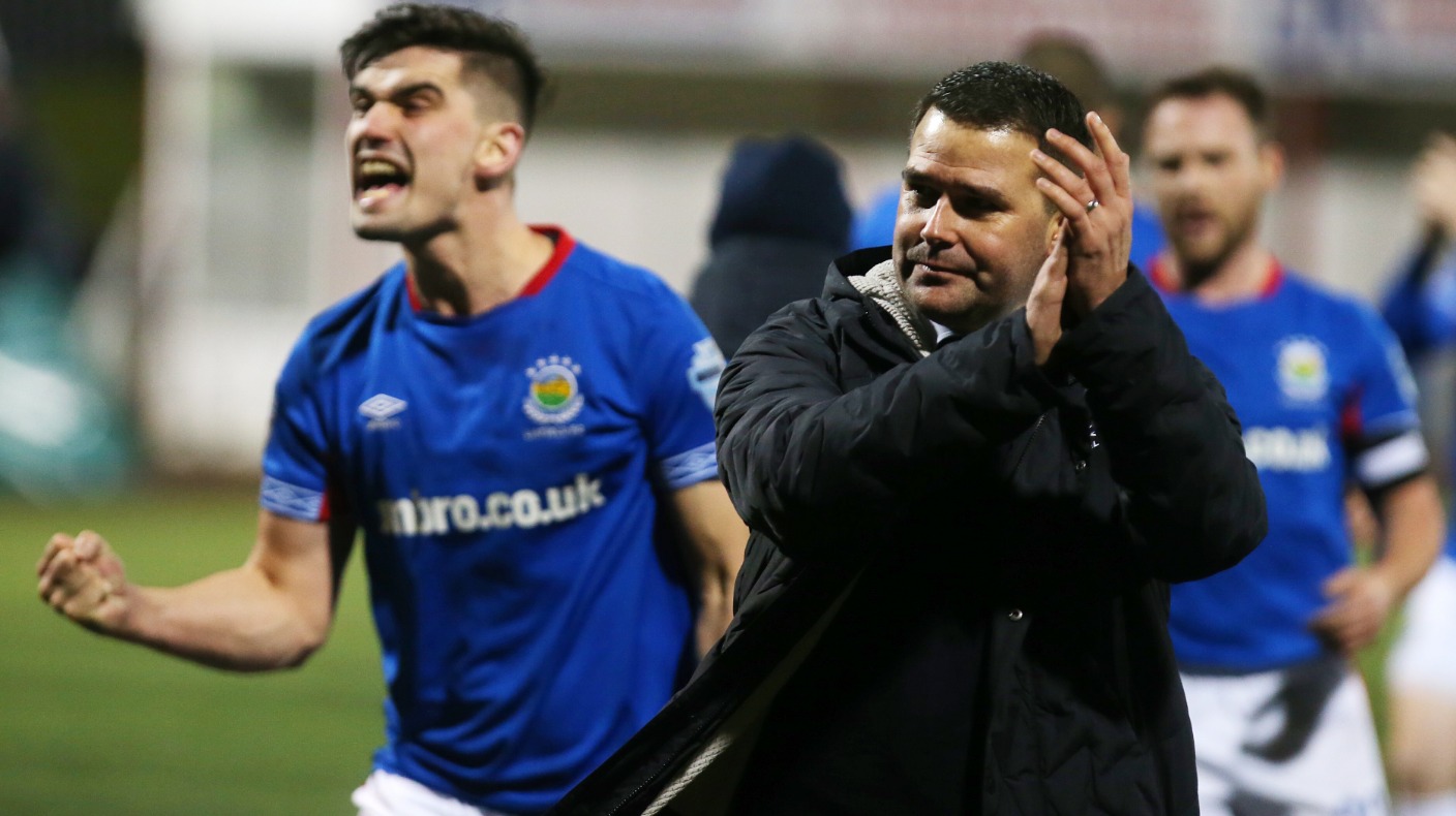 Linfield top on goal difference after beating Cliftonville | UTV | ITV News