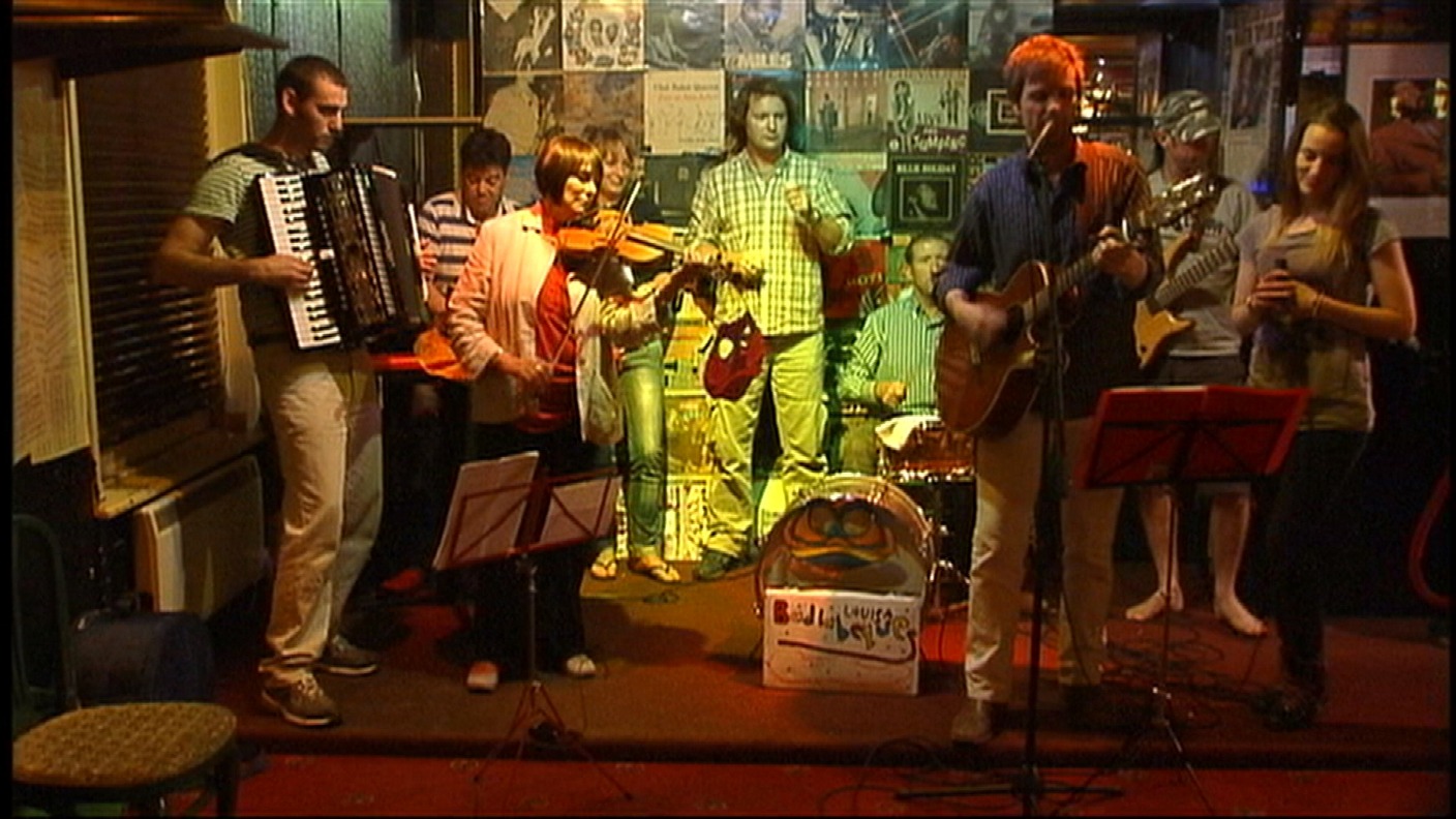 Jèrriais band sing their way into history | ITV News Channel
