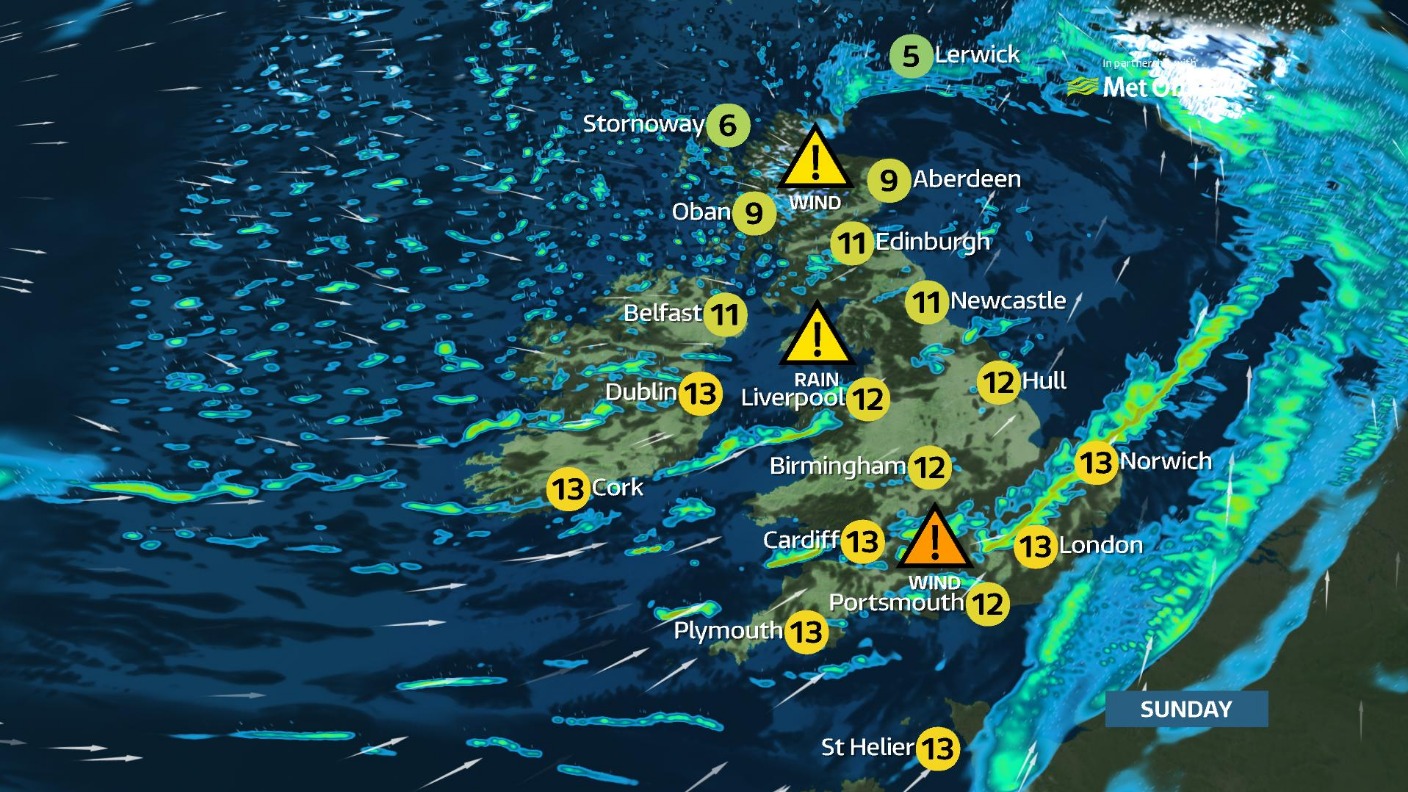 Strong winds and heavy rain on an unsettled Sunday for the UK | ITV News