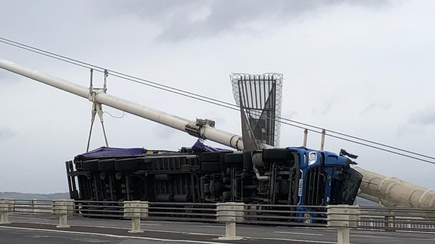 Severn Bridge reopens after wind overturns lorry | ITV News Wales