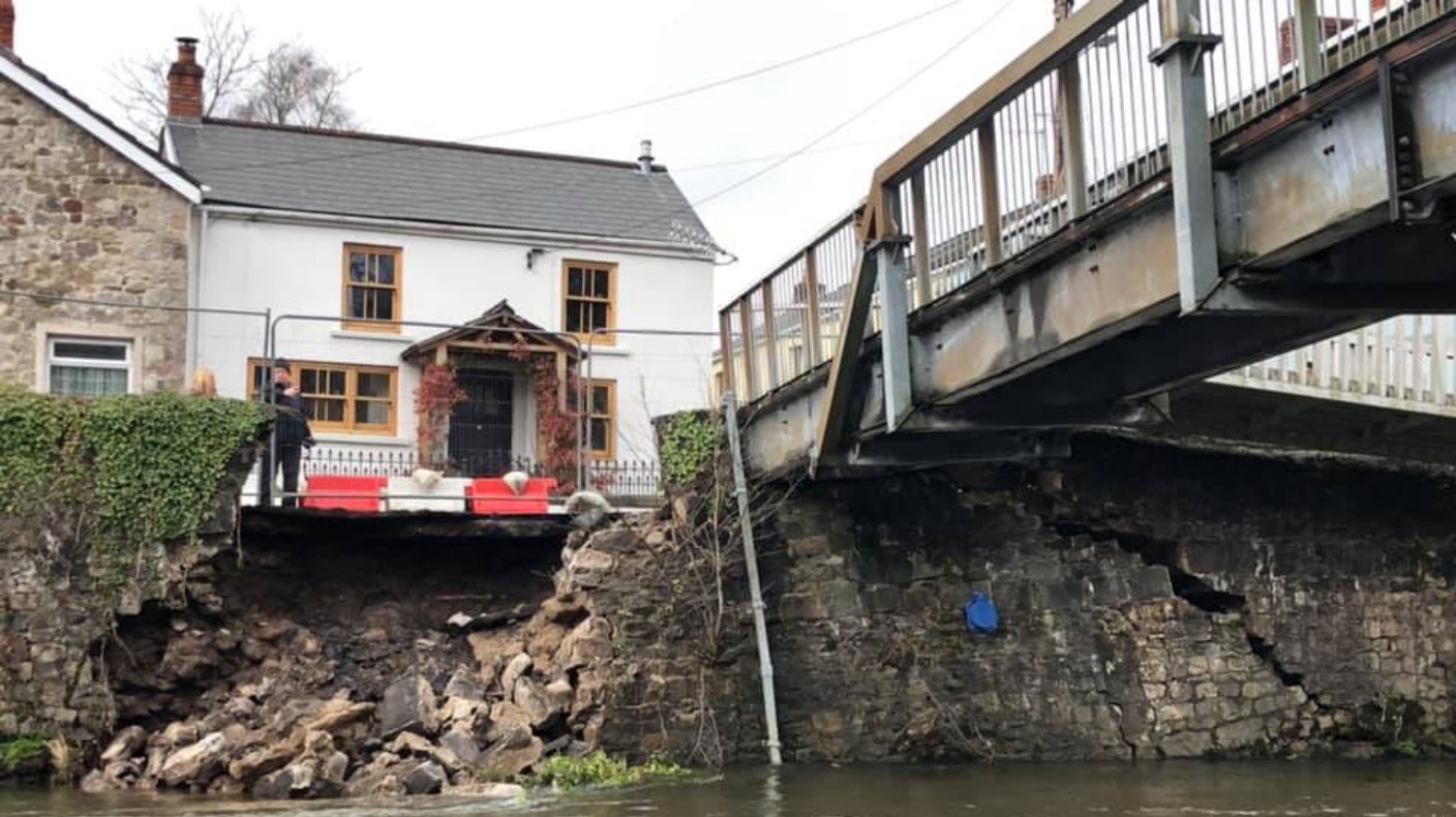 Historic Ystradgynlais bridge could collapse at 'any moment' following ...
