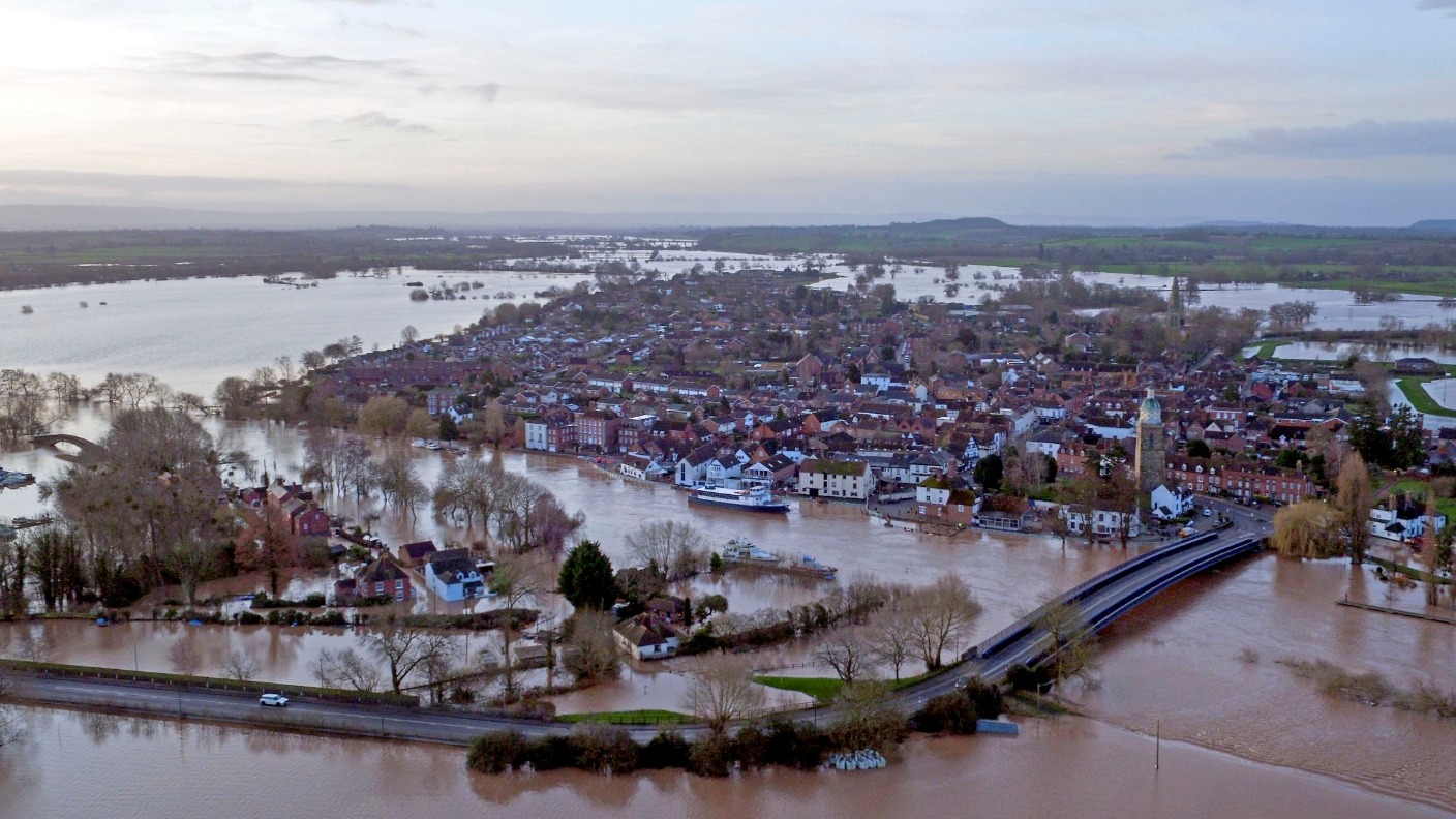 Flooding: severe warnings remain in place across the Midlands | ITV ...