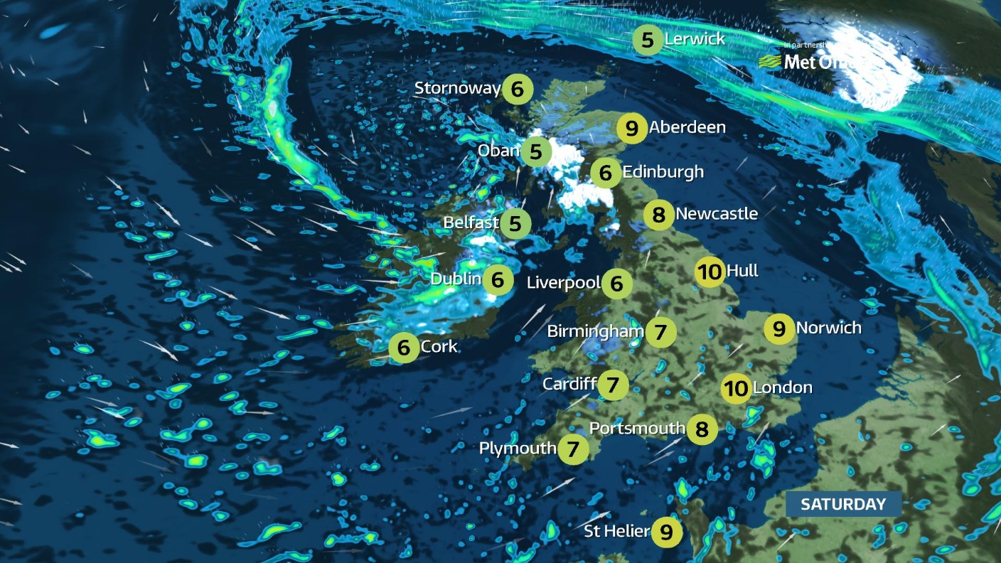 UK weather: Heavy rain clears but blustery showers remain | ITV News