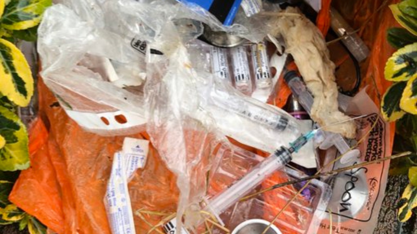 Huge stash of drugs paraphernalia found on Ipswich litter pick | ITV ...